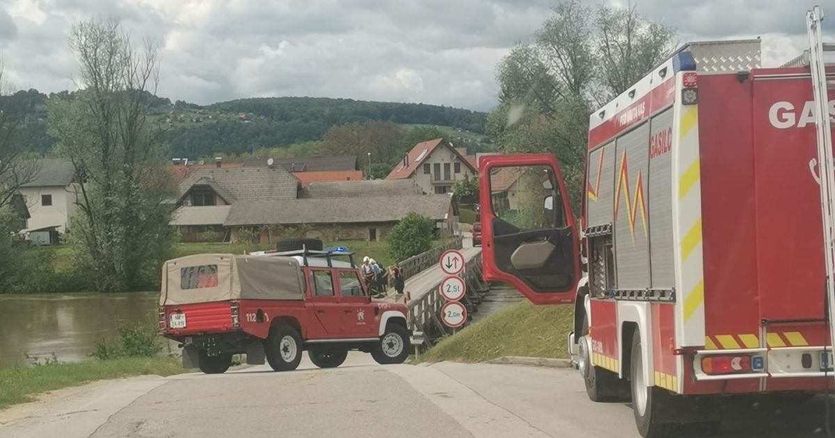 Krka že poplavila eno cesto, v torek naj bi bilo še huje - Svet24.si