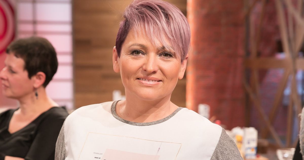 Hčerama dovoli, da sta kdaj sitni - Revija Lady