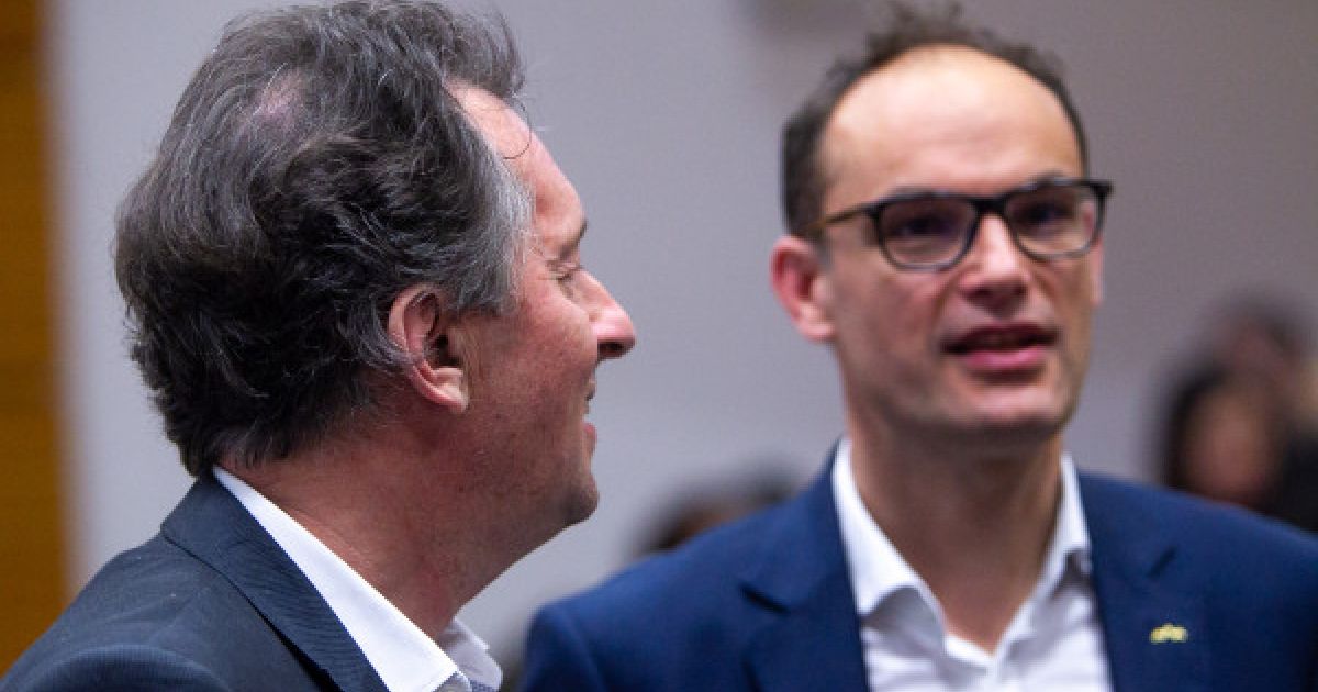 Gregor Virant svetuje Anžetu Logarju, naj počaka na Janševo upokojitev ...