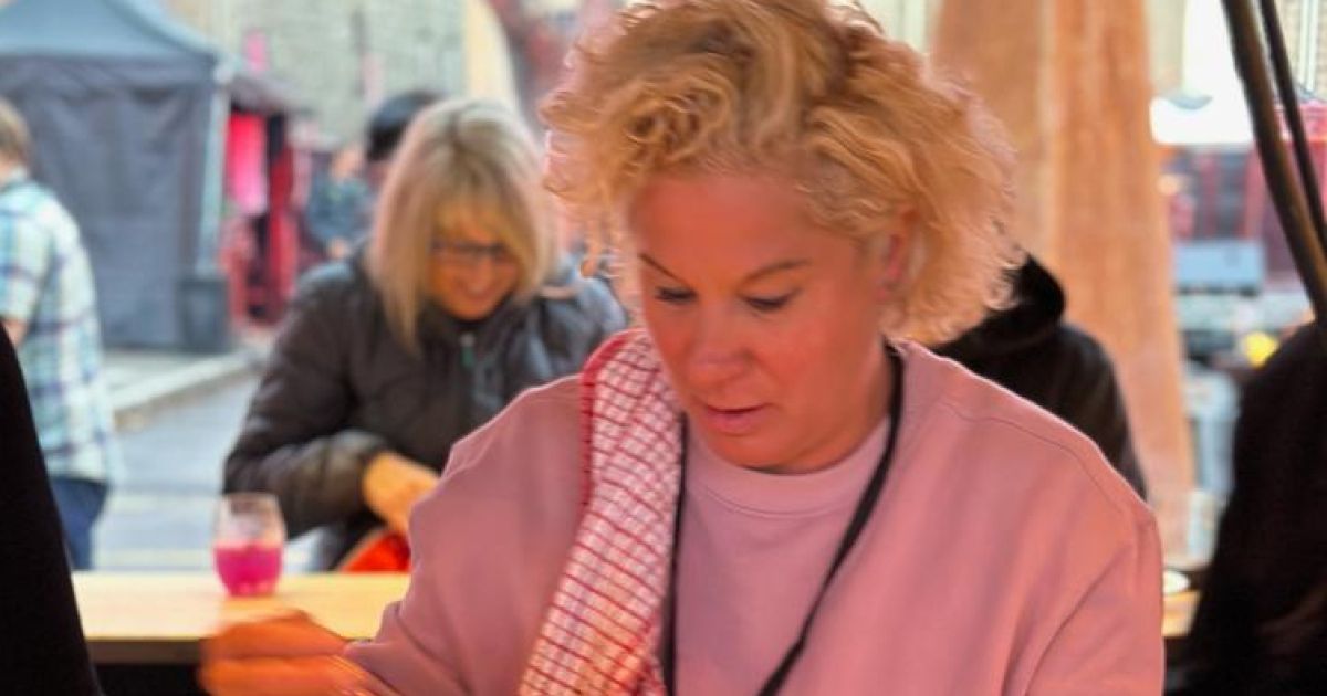 Ani Roš Stojan pri ustvarjanju jedi pomaga tudi mož Urban - Svet24.si