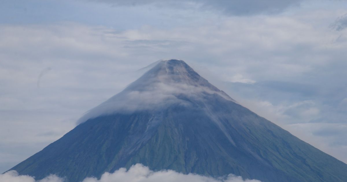 VIDEO: Vulkan Mayon bruha, prebivalci množično bežijo - Svet24.si