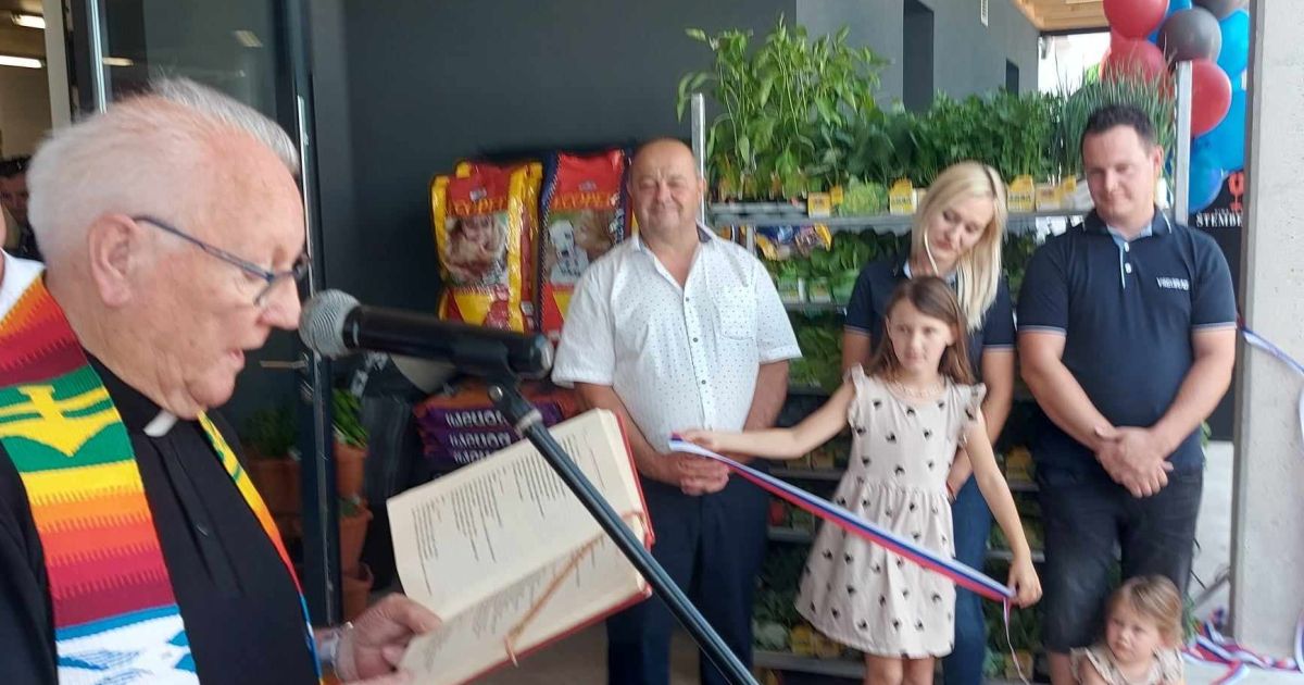 FOTO: Šentjernej dobil trgovski center Vsegrad - Dolenjski list