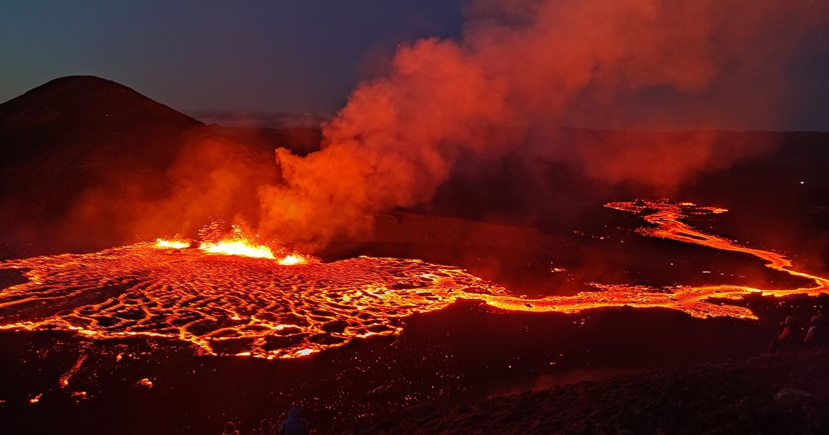 Izbruhnil vulkan, nekaj “ekstremistov” ga je želelo pogledati pobliže ...