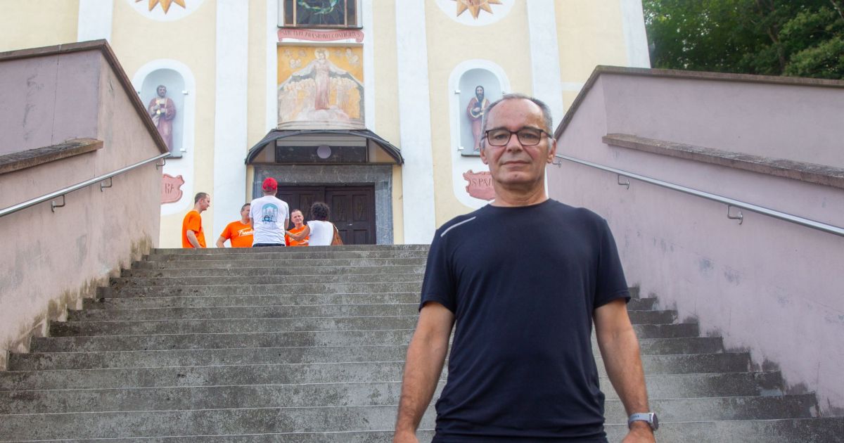 Duhovnik Frančišek Aco Jerant: Če bi imel moč, bi ukinil celibat – Reporter