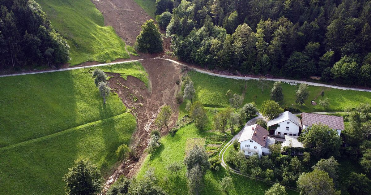 Po lanski ujmi 10.000 novih plazov, za 16 največjih še brez rešitve ...