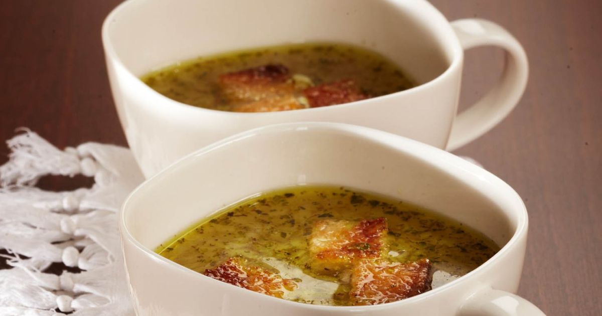 Recept: Krepka juha s česnovim pridihom - Svet24.si