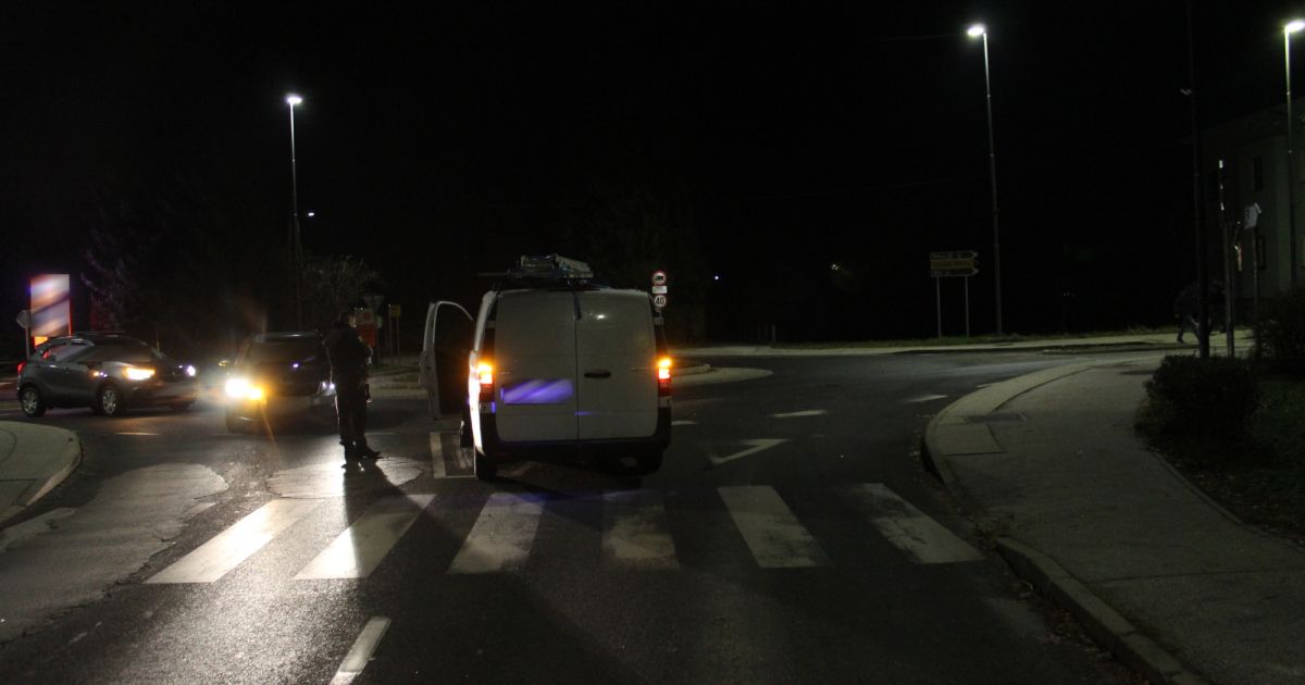 Foto: Na blejskem krožišču z 2,4 promila nasadil voznika pred sabo - Svet24.si