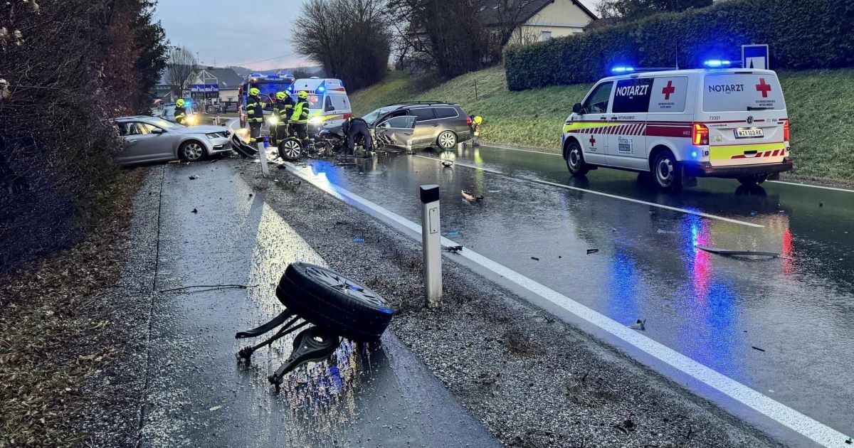 Foto: Za volanom pijan mladenič, naokoli so letela kolesa - Svet24.si