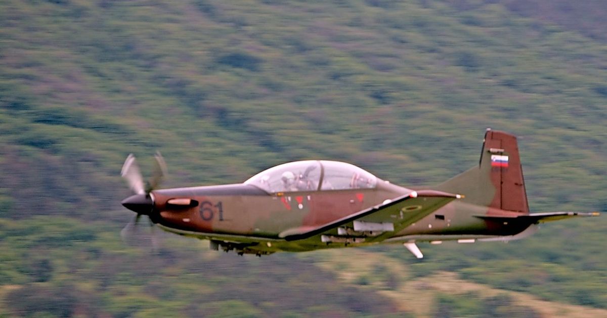 Sosedje se oborožujejo, bi morala imeti lovska letala tudi Slovenija ...