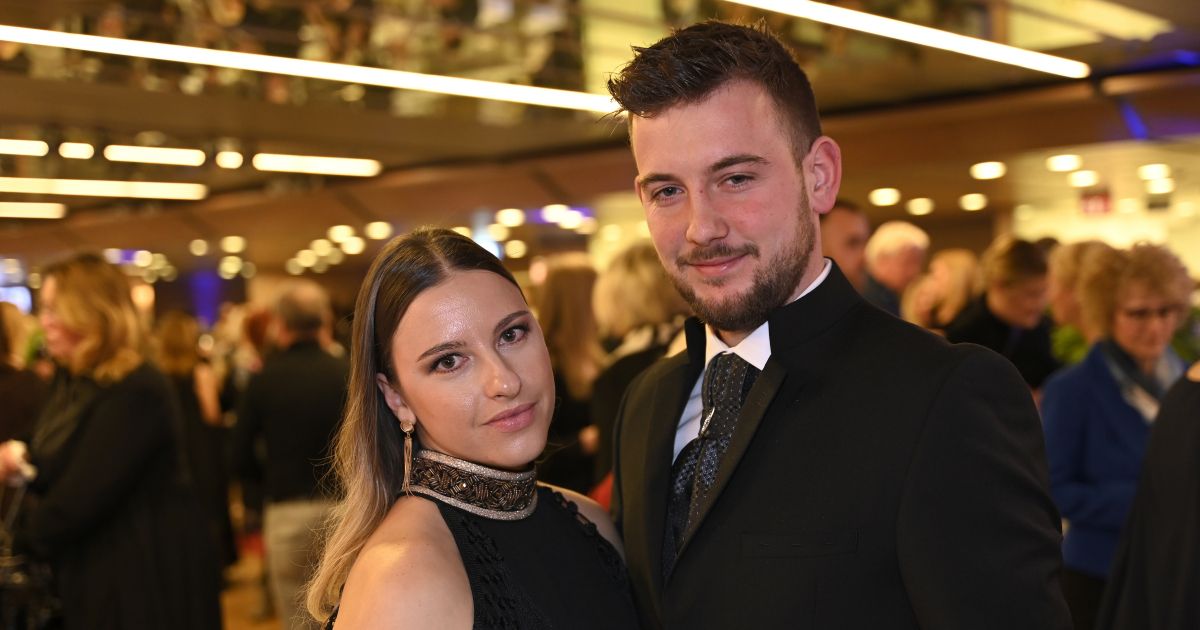 Domen in Nina Kljun blestela v črni toaleti - Svet24.si