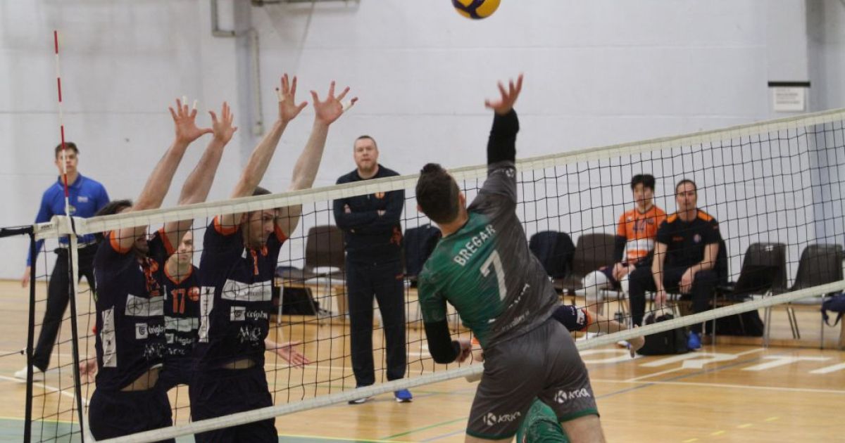 Rokometaši navdihnili odbojkarje Krke, ki so proti ACH Volleyu izsilili ...