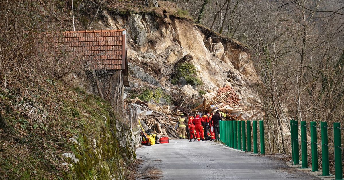 Občina Tolmin začenja sanacijo plazu na cesti v dolino Polog, dela bodo ...