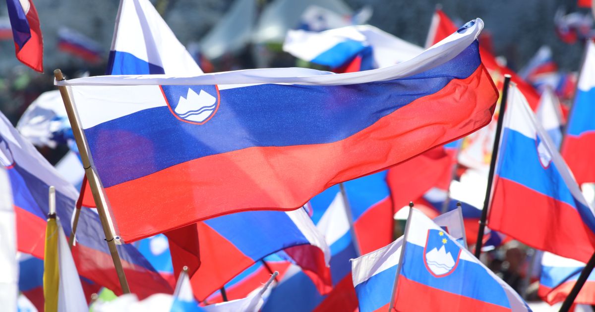 Na današnji dan leta 1848 je bila prvič izobešena slovenska trobojnica ...