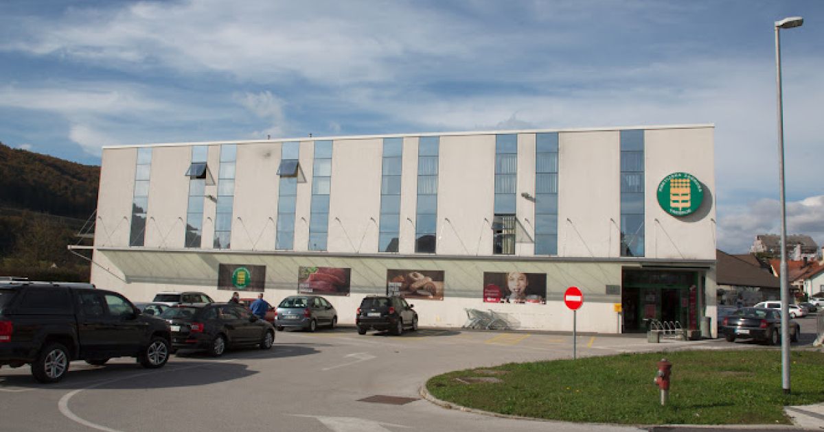 Mesar v samoobrambi z nožem pokončal napadalca - Svet24.si