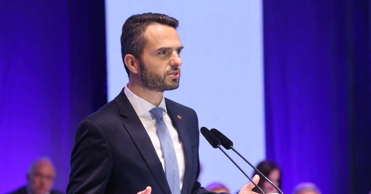 Tonin se je zatekel k imuniteti, Evropski parlament mu jo lahko vzame ...