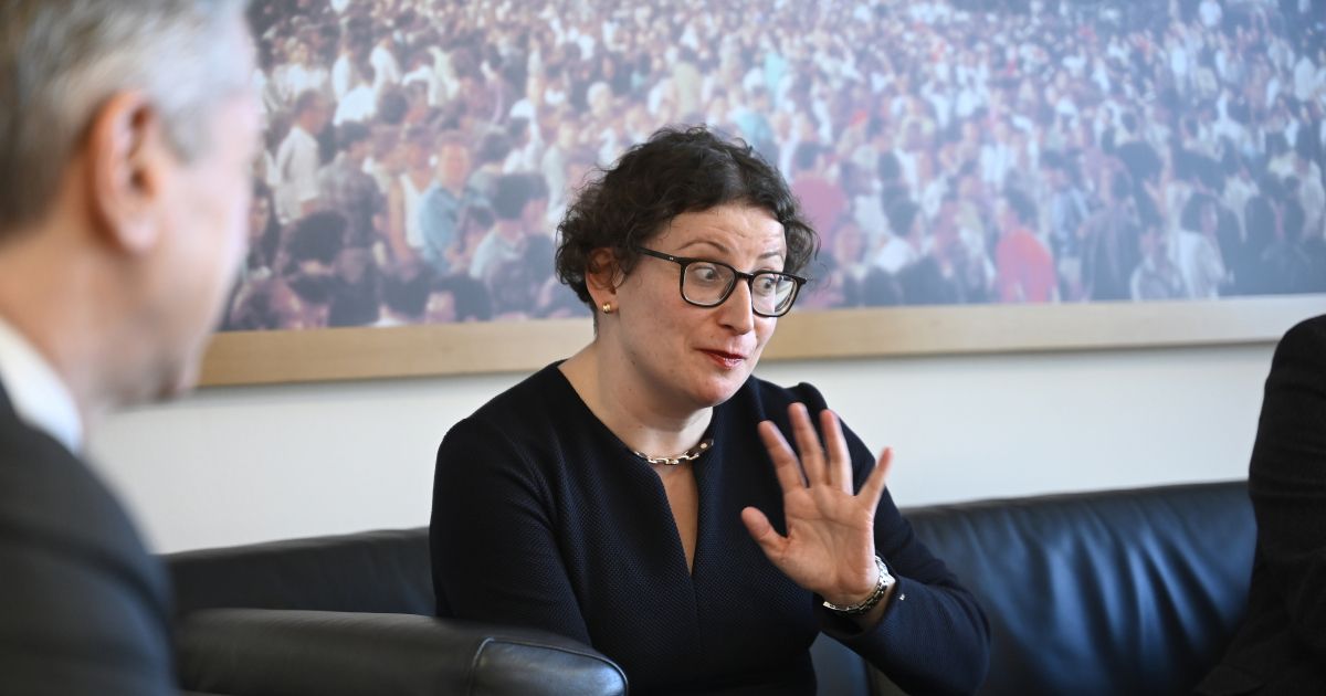 Slovenska sodnica Beti Hohler bo odločala o izdaji naloga za pridržanje ...