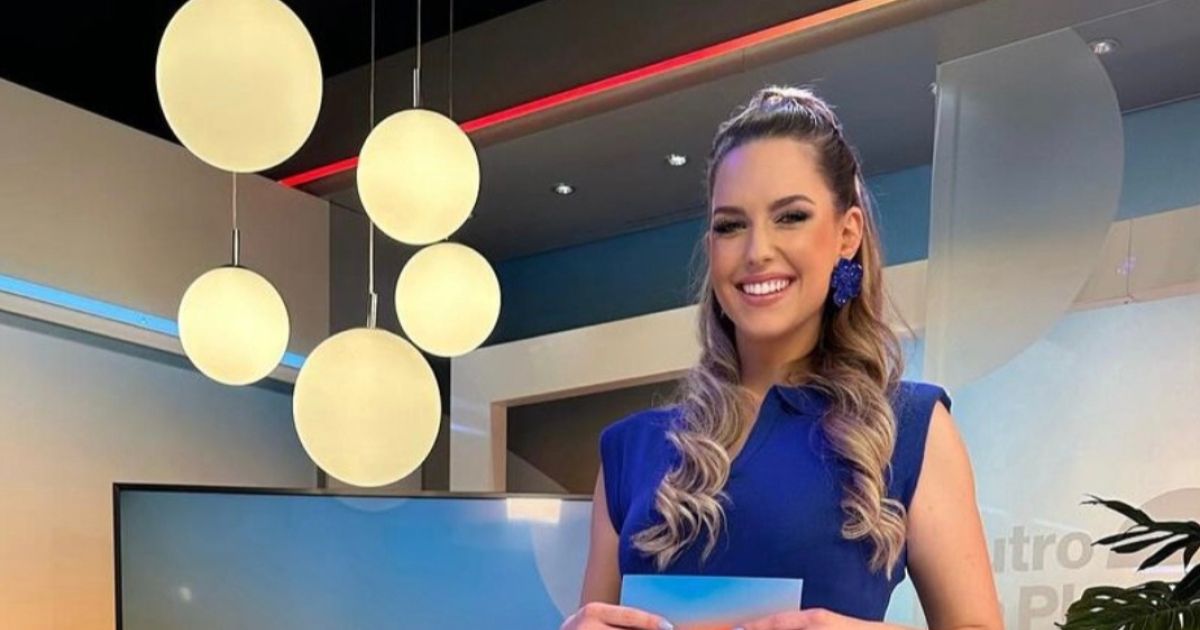 Lepa televizijska voditeljica predčasno prekinila porodniško - Svet24.si