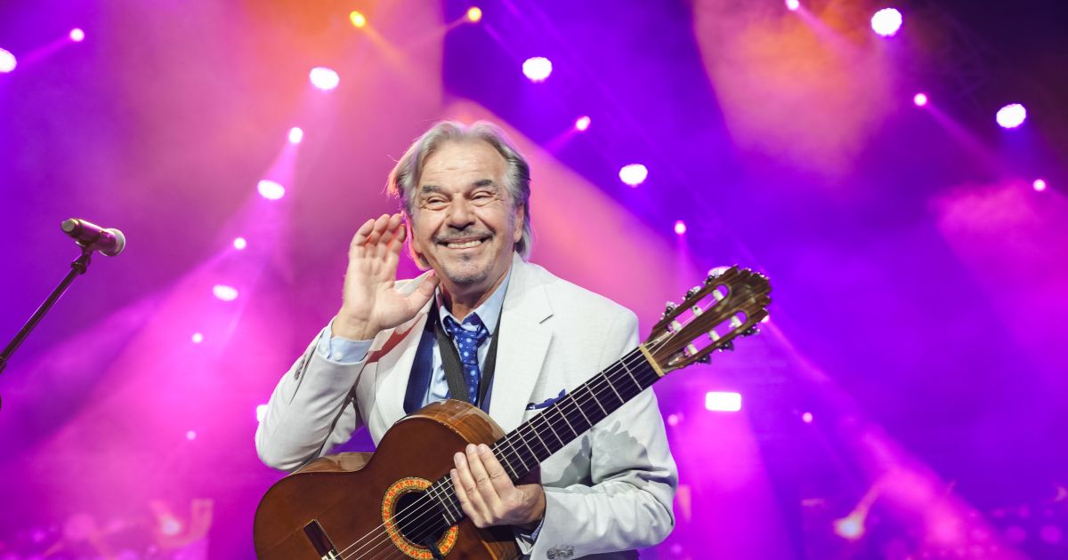 Kako zveni, ko Davor Radolfi odpoje pesem Slovenija, odkod lepote tvoje ...