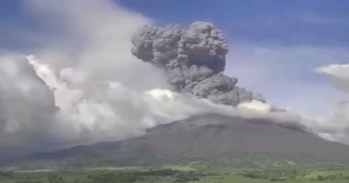 (Video) Na Filipinih odredili evakuacijo prebivalcev: Nevaren vulkanski ...