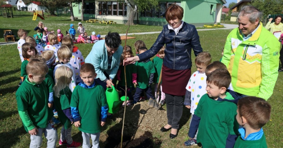 Ptuj: Enota vrtca Deteljica ima novo parkirišče - Svet24.si