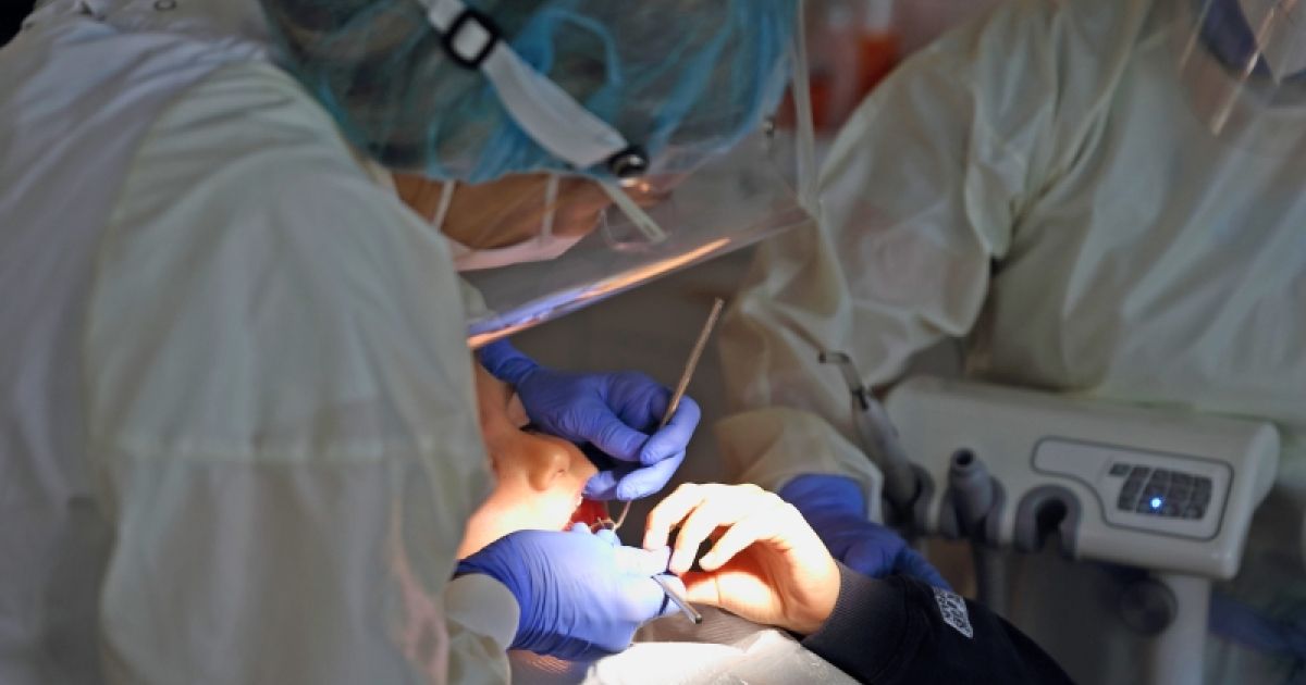 Vse več Slovencev čez mejo po (zobo)zdravstvene storitve - Svet24.si