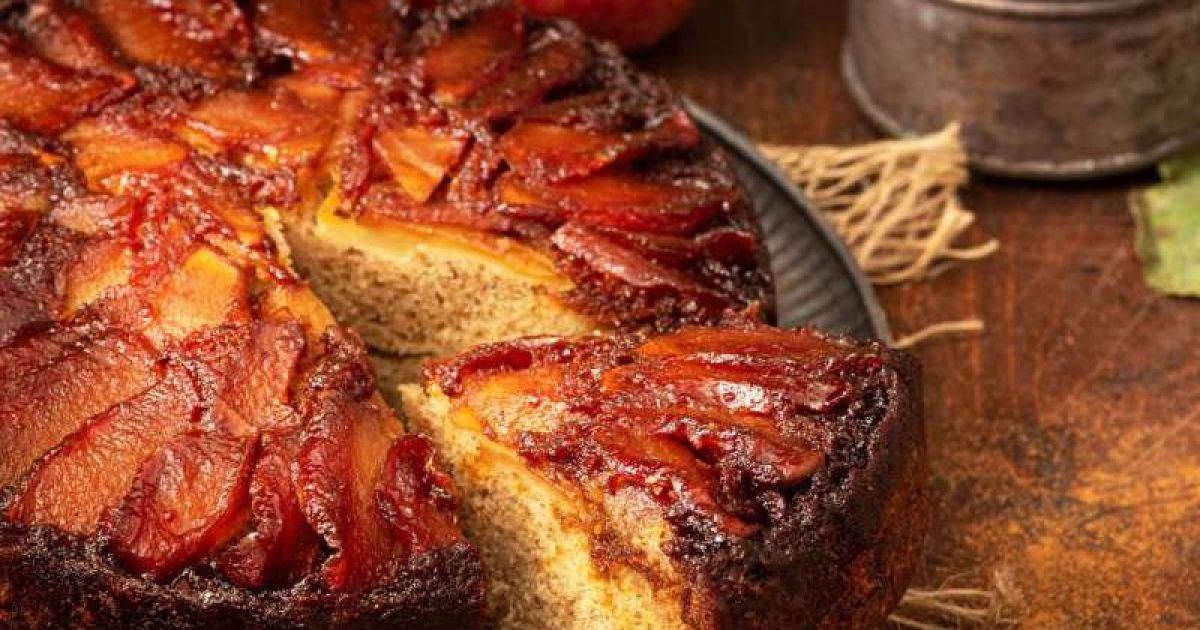 Recept: Nebeško okusna sladica - narobe obrnjen jabolčni kolač - Svet24.si