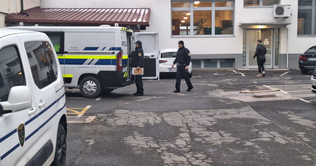 Policisti ujeli pet vlomilcev, štirje so v priporu - Svet24.si