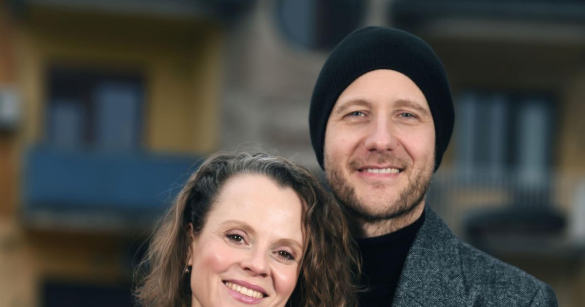 Mojca in Klemen o črni luknji in zapletih z zaročnim prstanom - Svet24.si