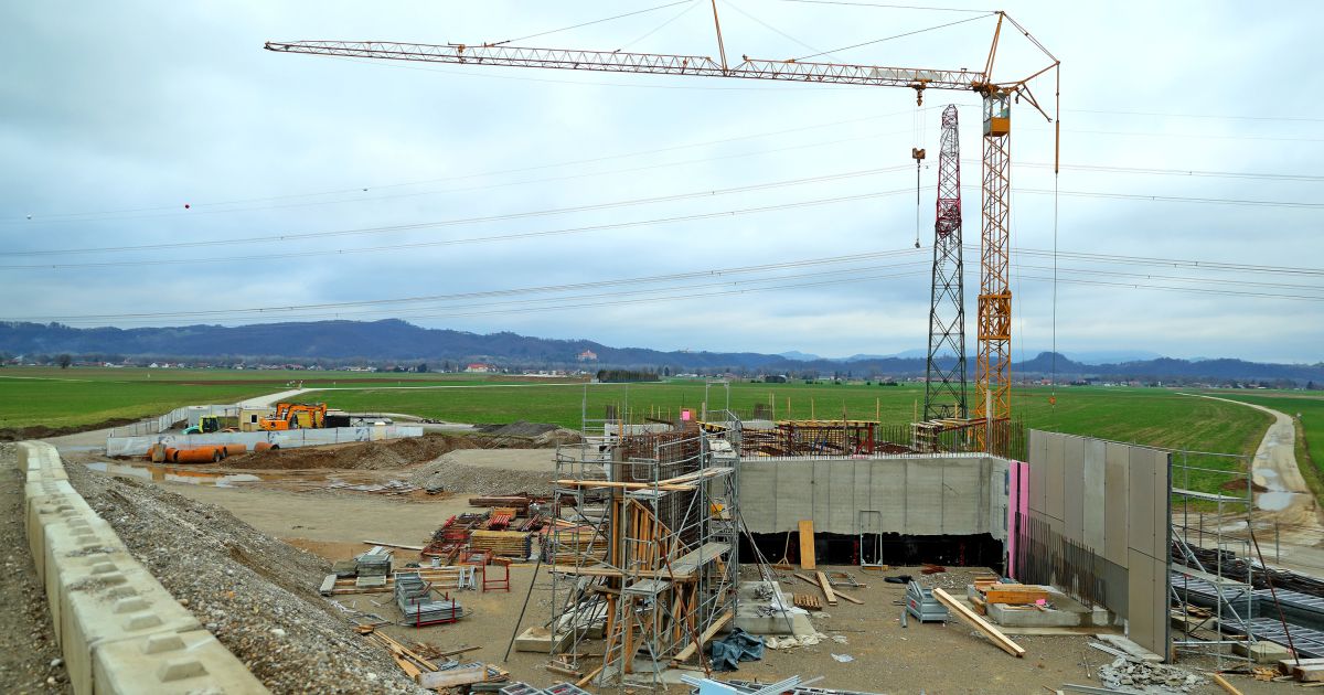 Na novi cesti Ormož-Markovci začeli graditi most čez kanal HE Formin ...