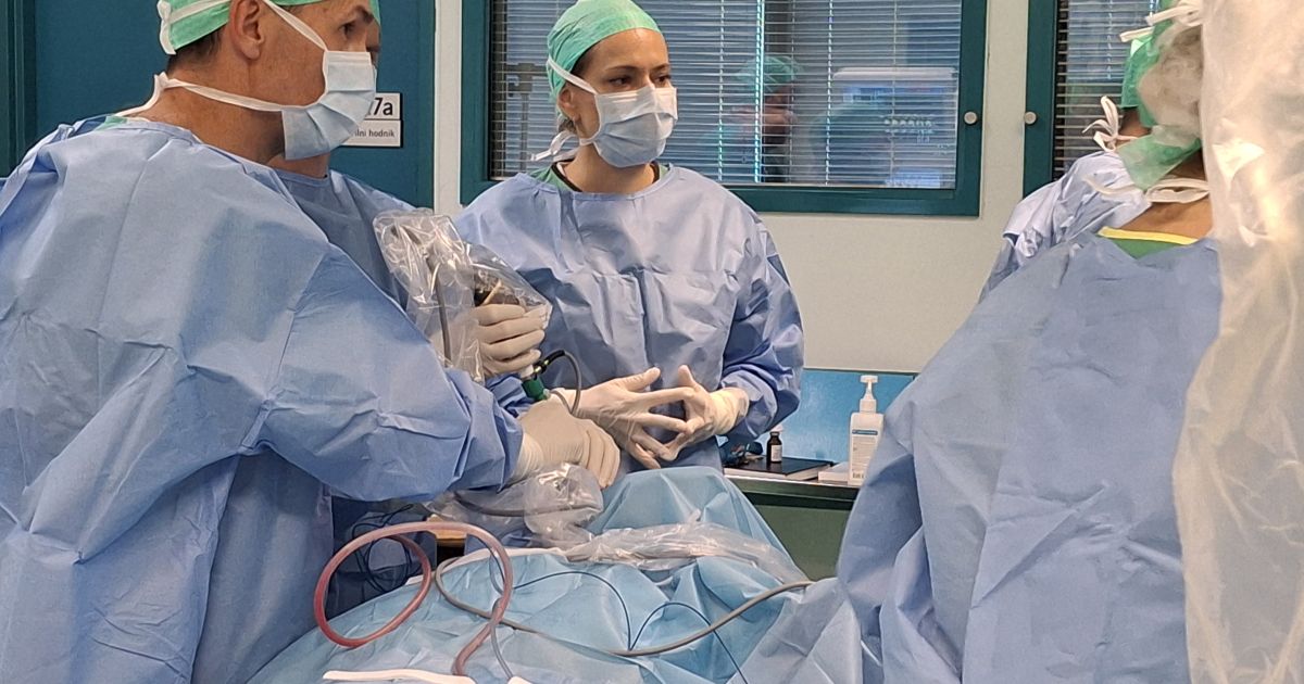 Operacija brez reza na obrazu: Rak uspešno odstranjen skozi nos - Svet24.si