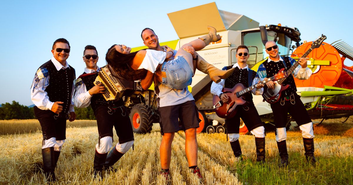 Ansambel Petan ima novo skladbo ''Moj kombajn'' - Svet24.si