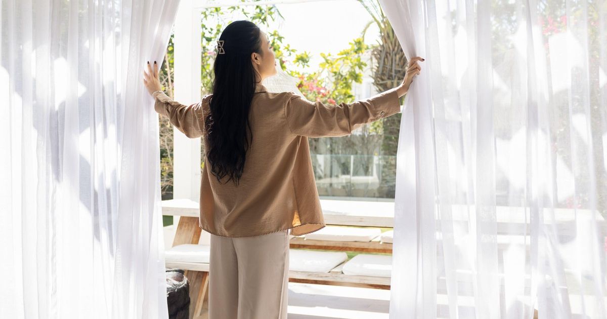 Vroče poletje je idealno obdobje za pranje zaves - Svet24.si