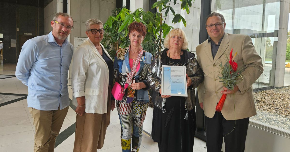 Priznanje za dobro delo in srčno oporo ljudem v stiski - Naš čas