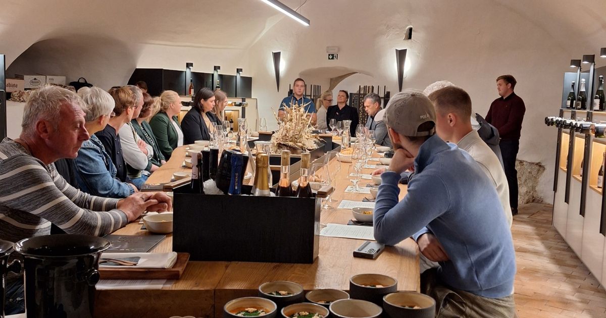Tatarski sulc, dimljeni som in penina? Riba in vino v eni zgodbi ...