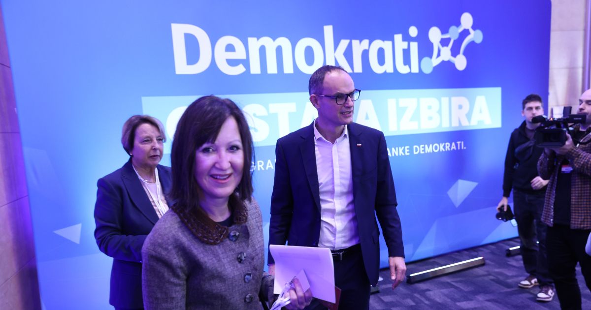 Kaj je počela nekdanja Janševa operativka na kongresu Logarjevih ...
