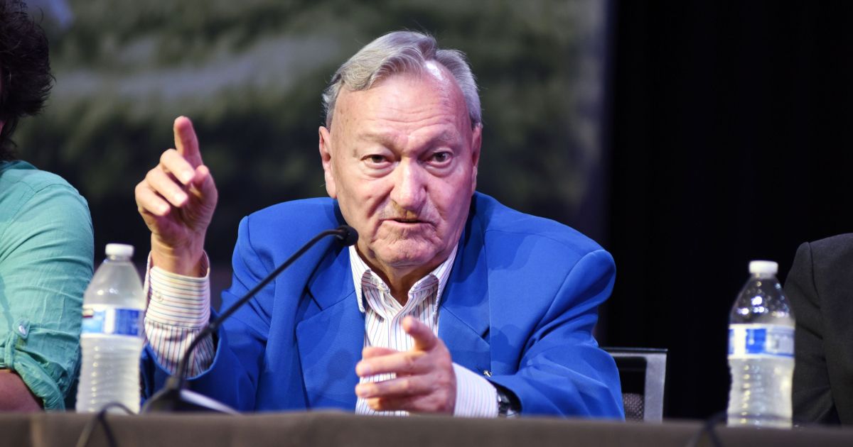 Umrl je kontroverzni pisec teorij o obiskih Nezemljanov - Svet24.si