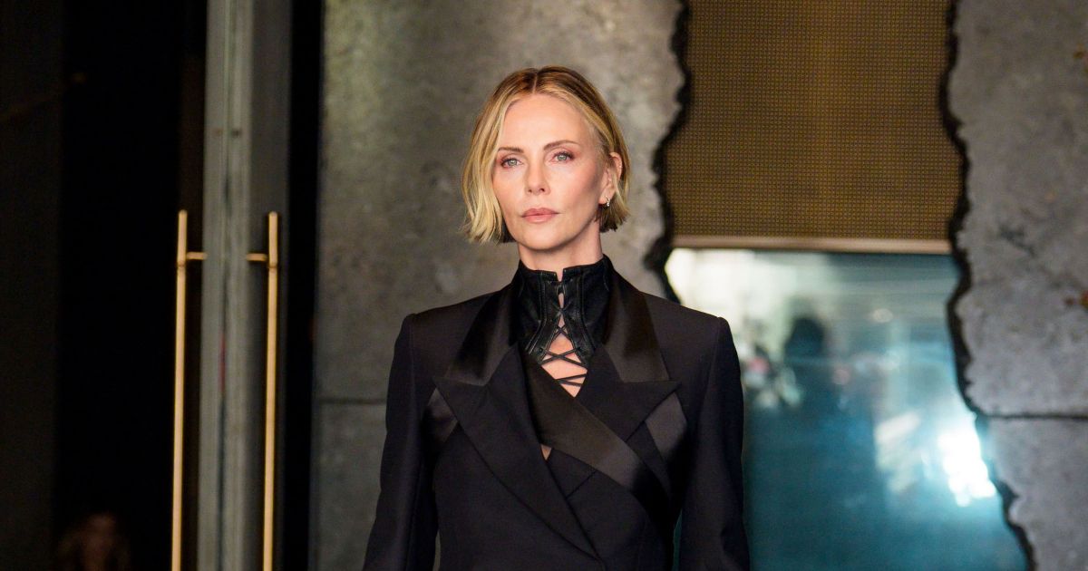 Hčerki Charlize Theron mamo spodbujata k zmenkom - Svet24.si
