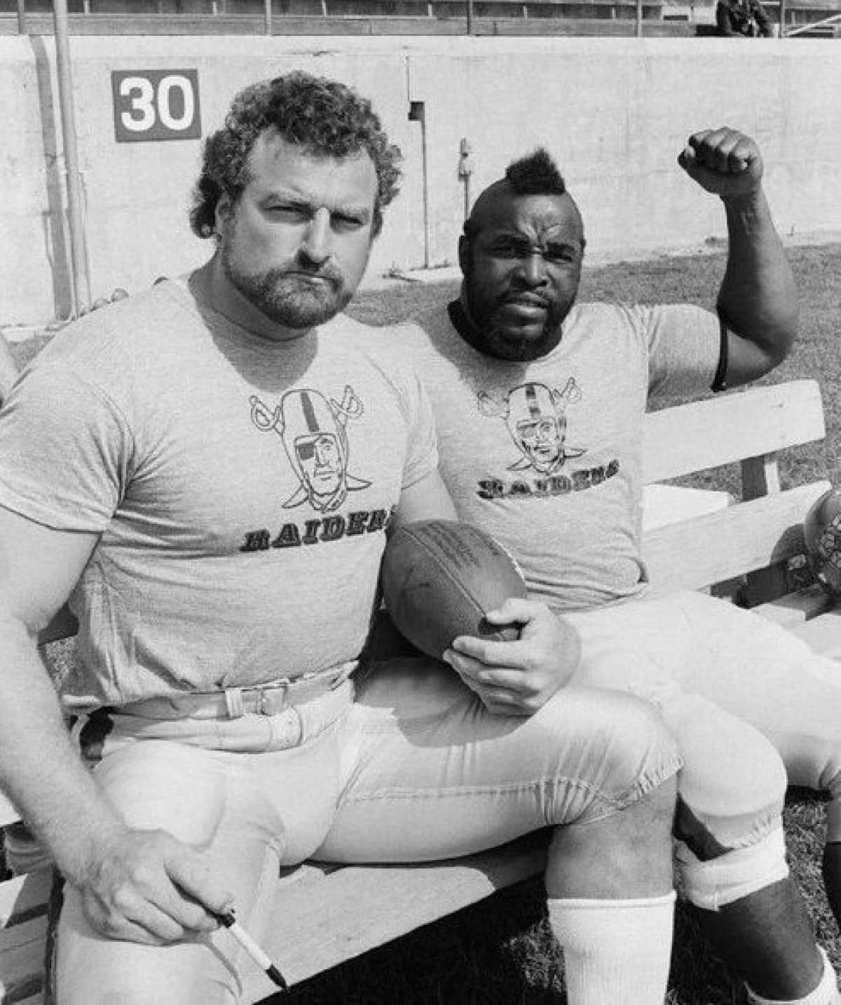 Za masko iznakaženega velikana se skriva tragična zgodba - Svet24.si