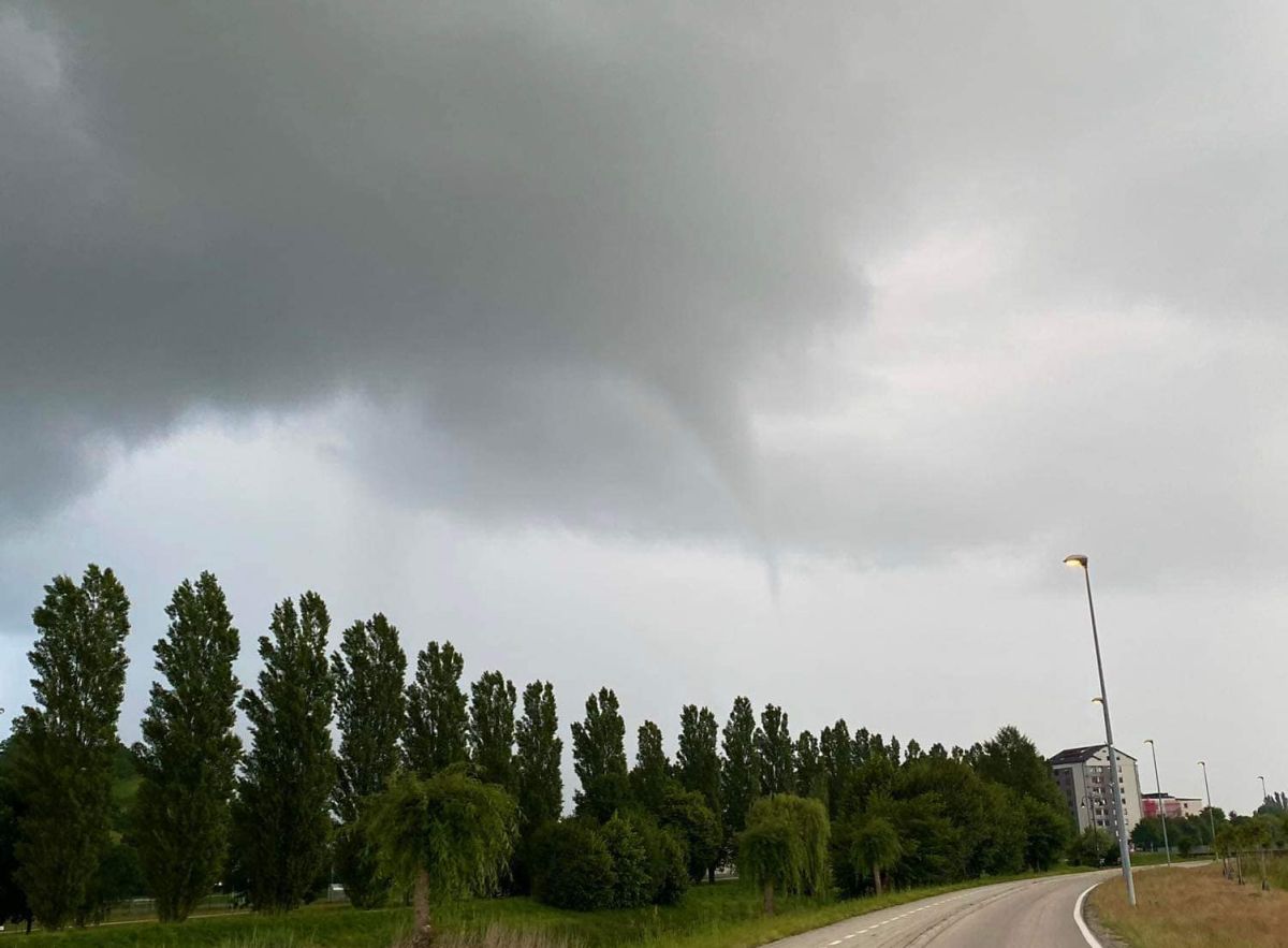Na nebu nad Lendavo lijakast oblak - Svet24.si