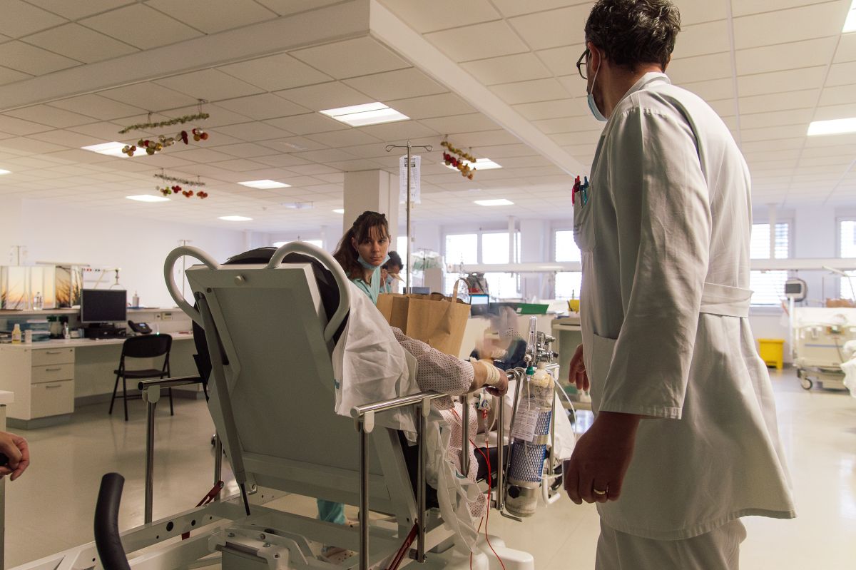 Soboška bolnišnica razrahljala prepoved obiskov. Kakšna je nova ...