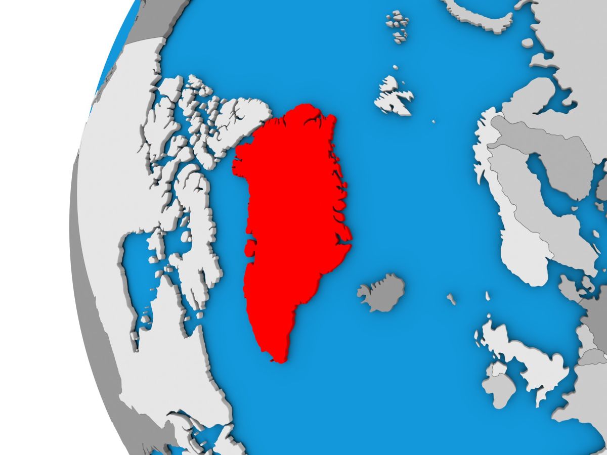 Zakaj se velesile prerivajo za Grenlandijo – otok, ki lahko spremeni ...