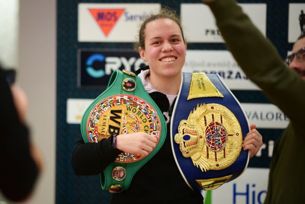 Ema Kozin brani pas prvakinje po verziji WBF - Ekipa