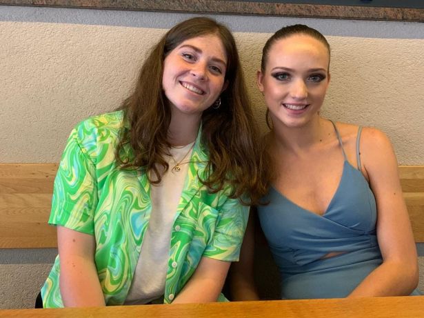 Plesalki Neža in Maša Colja: med petkami in supergami, med bleščicami ...