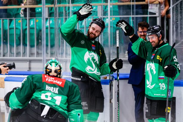Zmaji ne hladijo cevi, hokejisti Olimpije so glavni v Avstriji - Ekipa