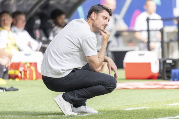 Albert Riera je zato postal trener Eintrachta - športni direktor ...