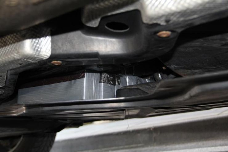 FOTO: Na Vinici zasegli 440 zavojčkov cigaret | Radio Krka – Dolenjska v srcu