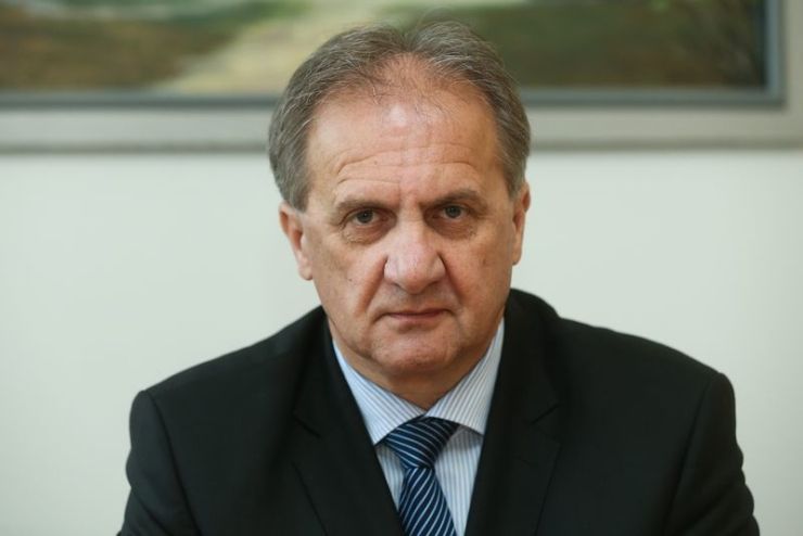 Nekdanji prvi dacar Ivan Simič bo zadolžen za debirokratizacijo države ...