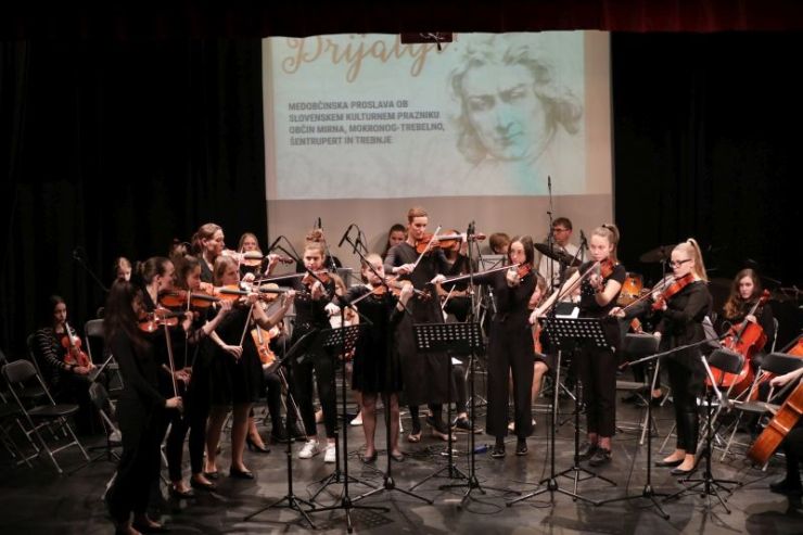 FOTO: Prijatlji! so se tokrat zbrali v Mokronogu | Radio Krka – Dolenjska v srcu