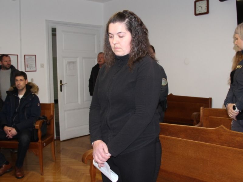 preberi.si - Med branjem obtožnice pol ljudi v sodni dvorani jokalo