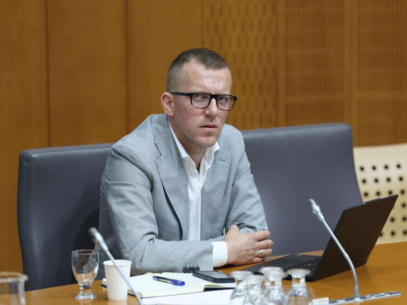 preberi.si - Podjetje poslanca Mijiča brez poslovnih prostorov in ...
